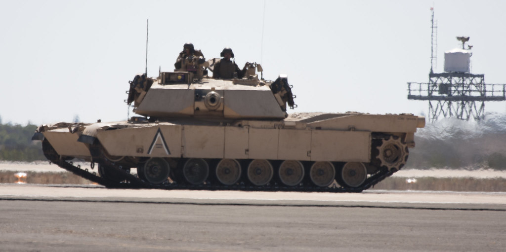 Army Debuts M1E3 Abrams With “Formula 1” Style Cockpit Concepts ...