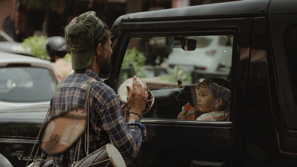 She Lets a Stranger “Help” with Her Car Door — Then Realizes It Was a ...